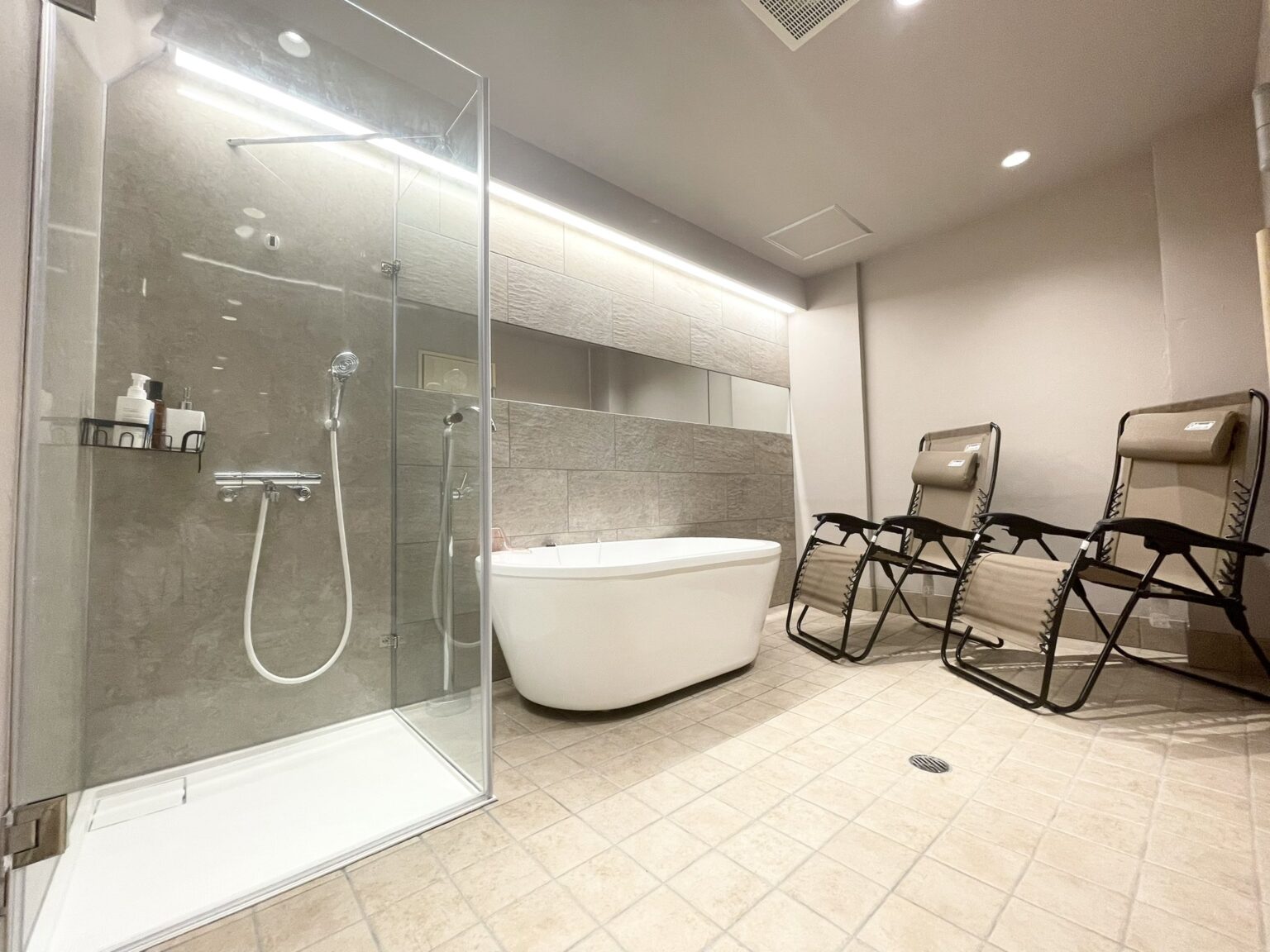 カップルで入れる大阪のプライベート・個室サウナ10選！【2024年最新】 | サウナ専門メディア[holidaysauna]